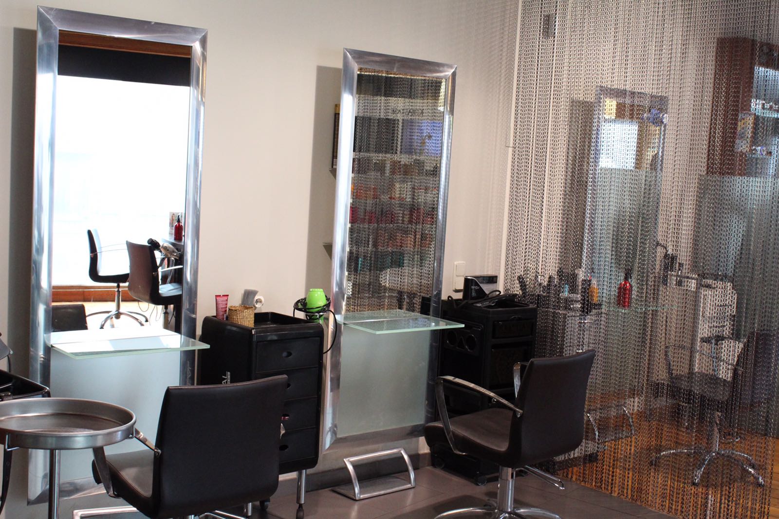 korplas peluqueros: salones de belleza en villaviciosa de odon