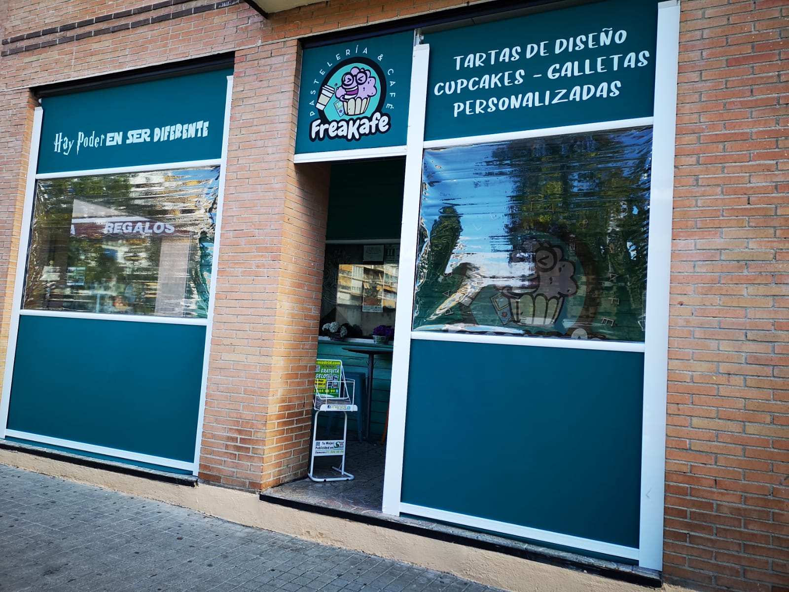 Entrevista y reportaje a Freakafe con motivo de su segundo aniversario